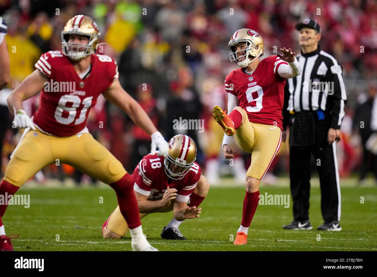FILE - San Francisco 49ers place-kicker Robbie Gould (9), with Mitch ...
