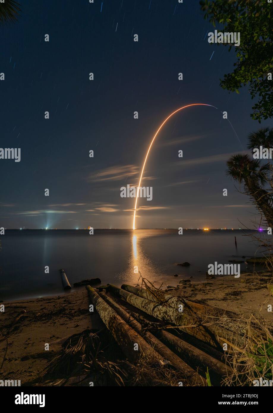 USA. 07th Dec, 2023. Beautiful Early Morning Long Exposure Streak Shots ...