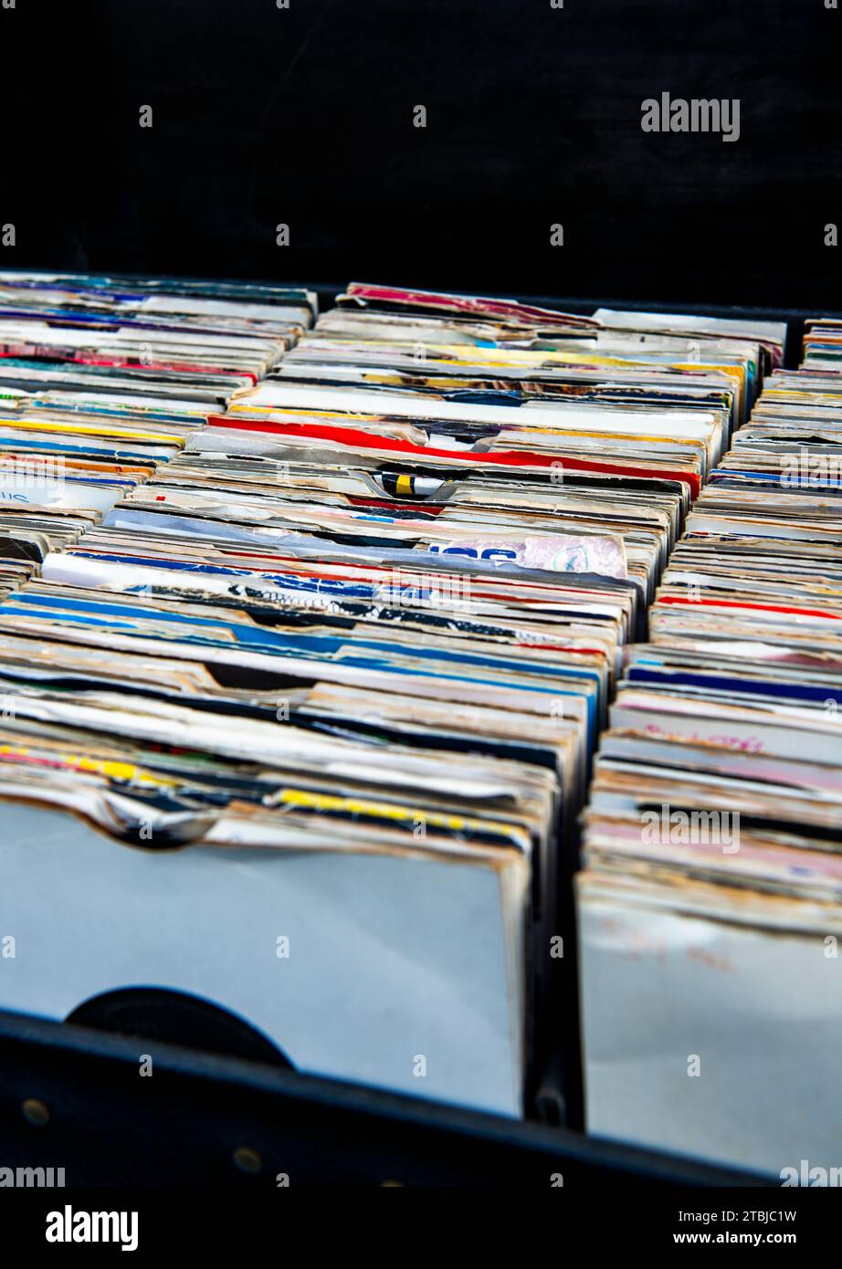 Detail of a collection of seven inch vinyl records Stock Photo - Alamy