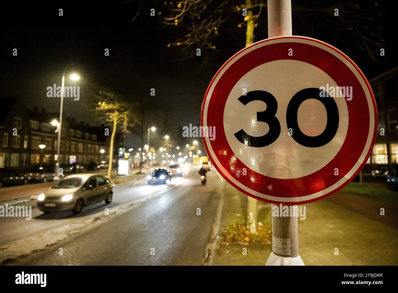 AMSTERDAM - A speed limit sign with a maximum speed of 30 kilometers ...