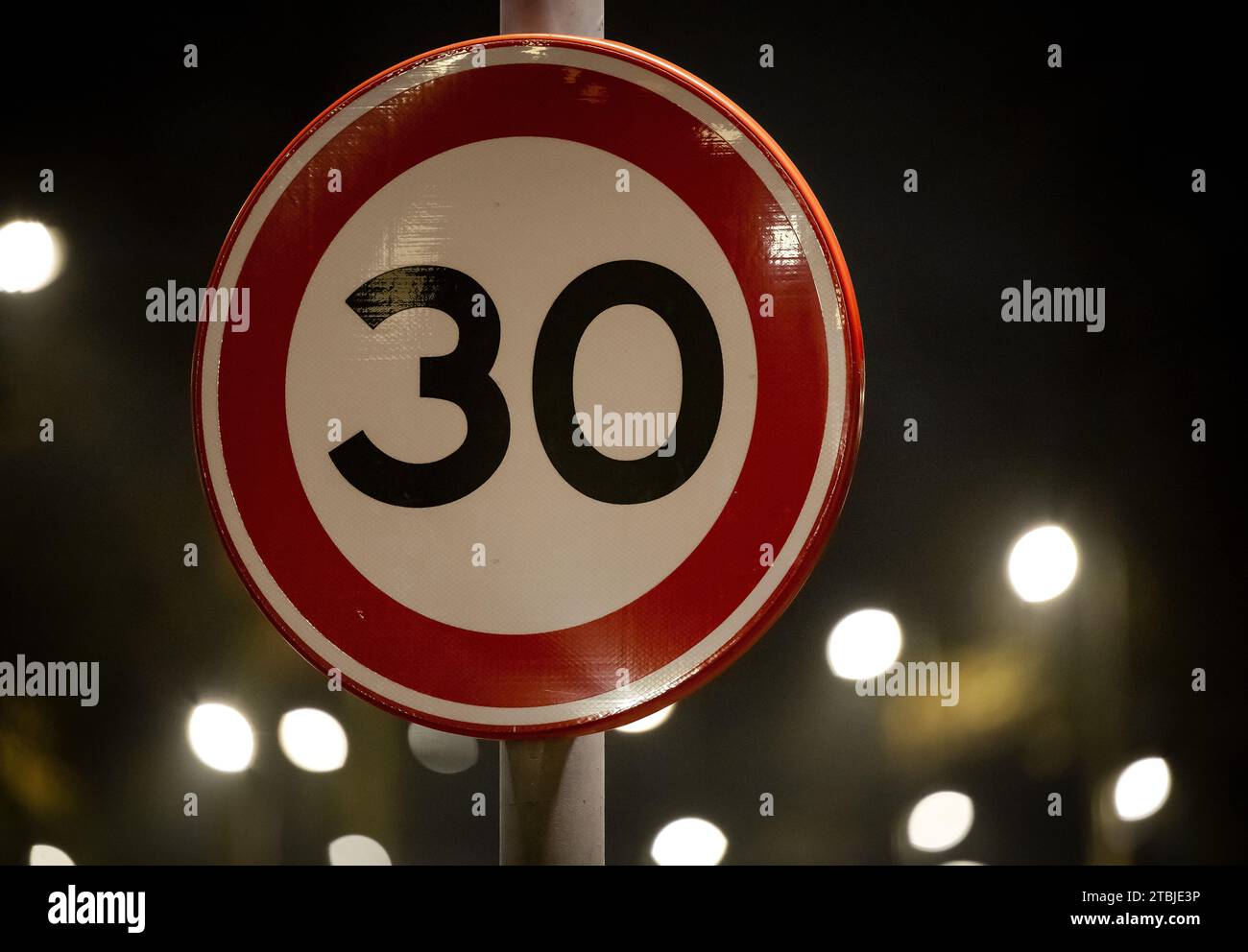 AMSTERDAM - A speed limit sign with a maximum speed of 30 kilometers ...