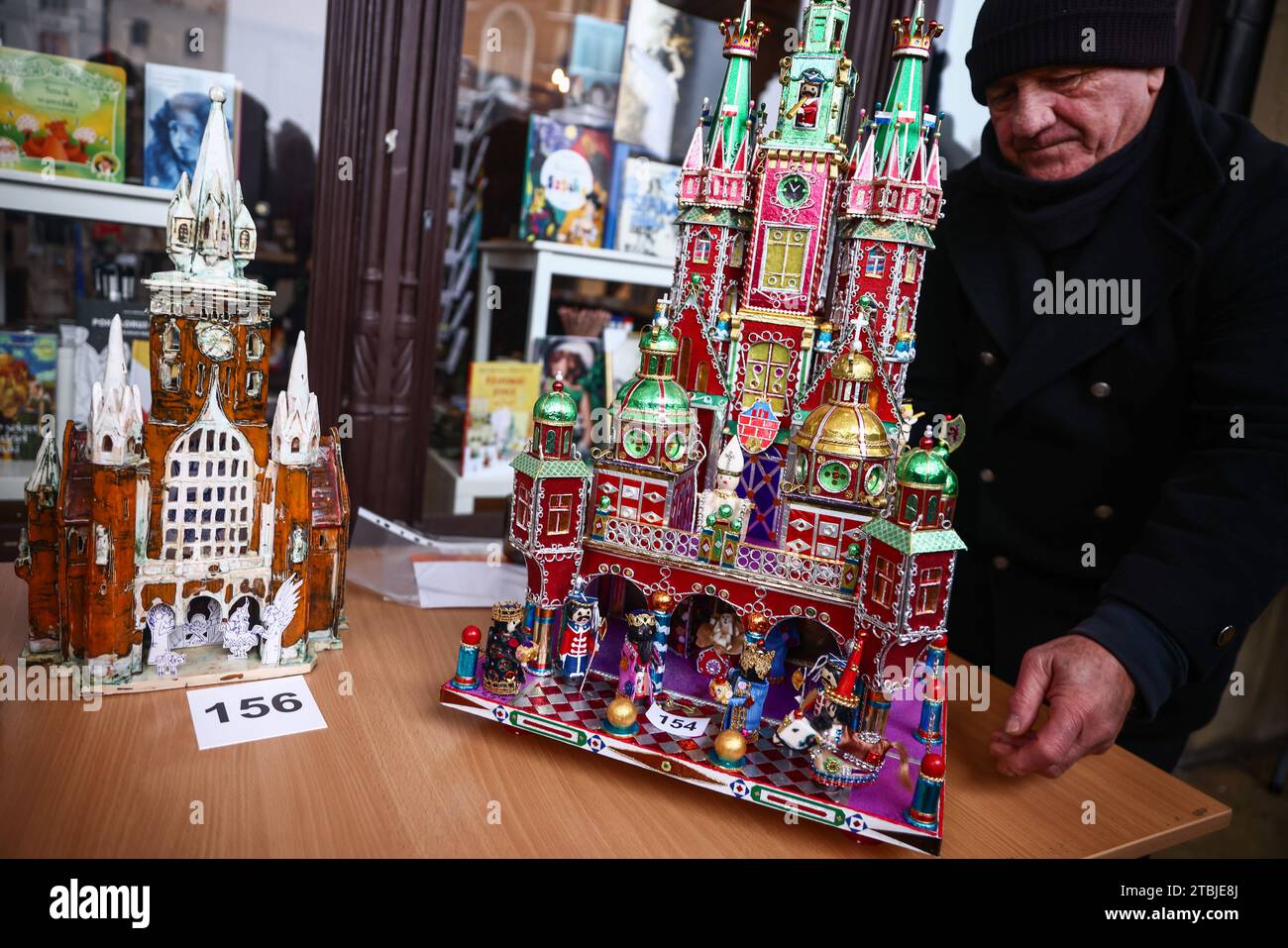 Krakow, Poland. 7th Dec, 2023. Traditional nativity scene crafts are ...