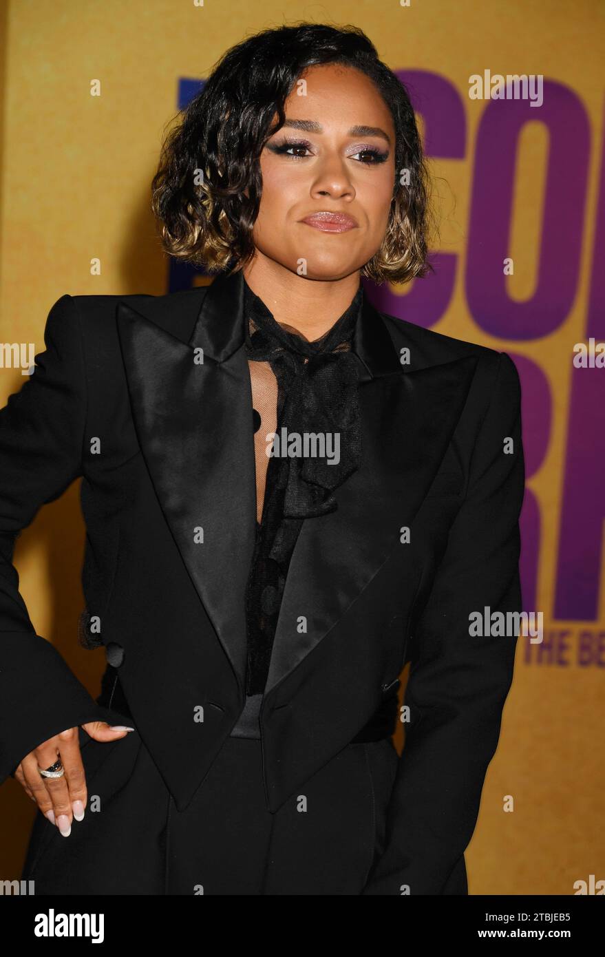 LOS ANGELES, CALIFORNIA - DECEMBER 06: Ariana DeBose attends the World ...