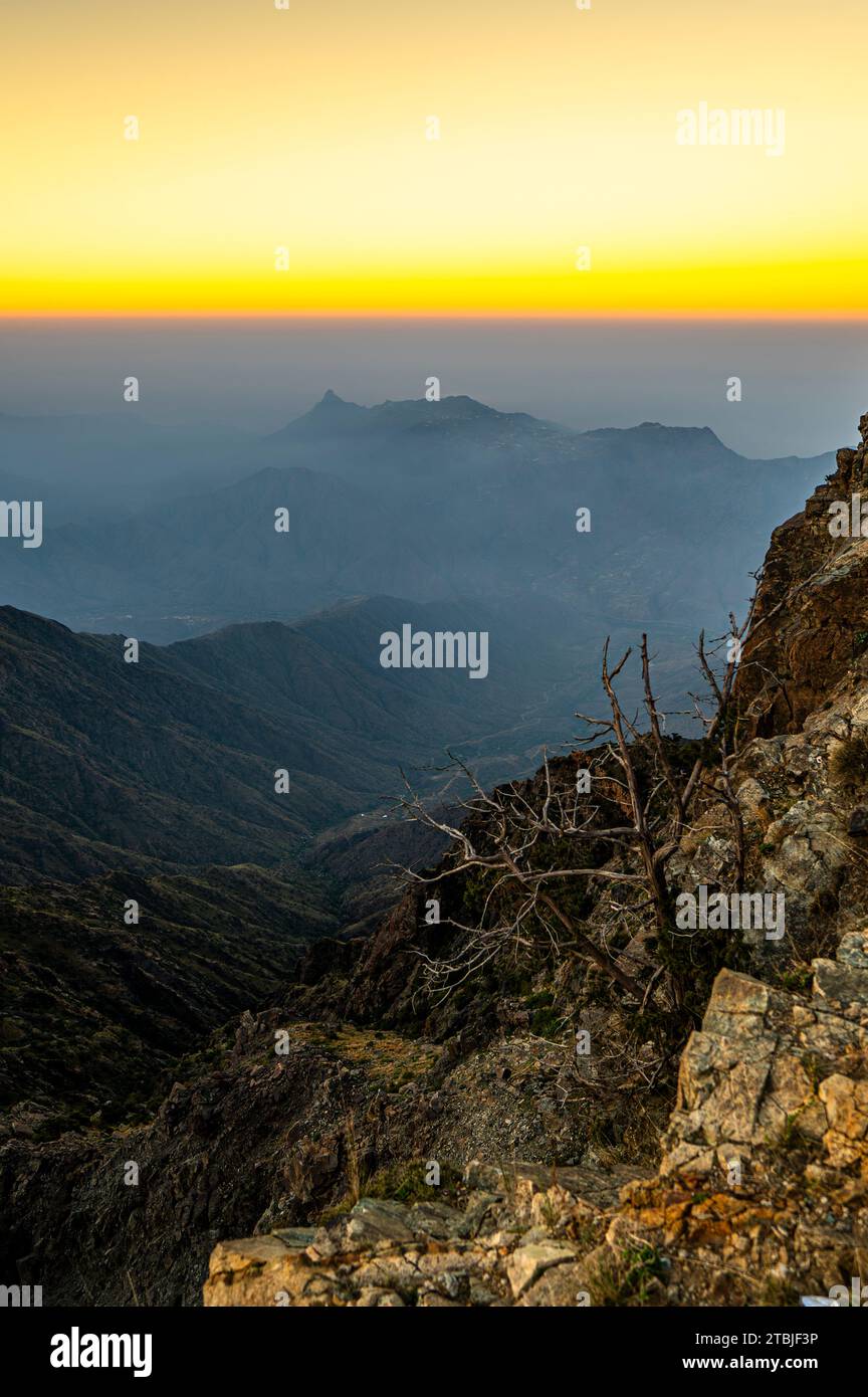 Discover the beauty of Saudi Arabia. Extraordinary landscape of the ...