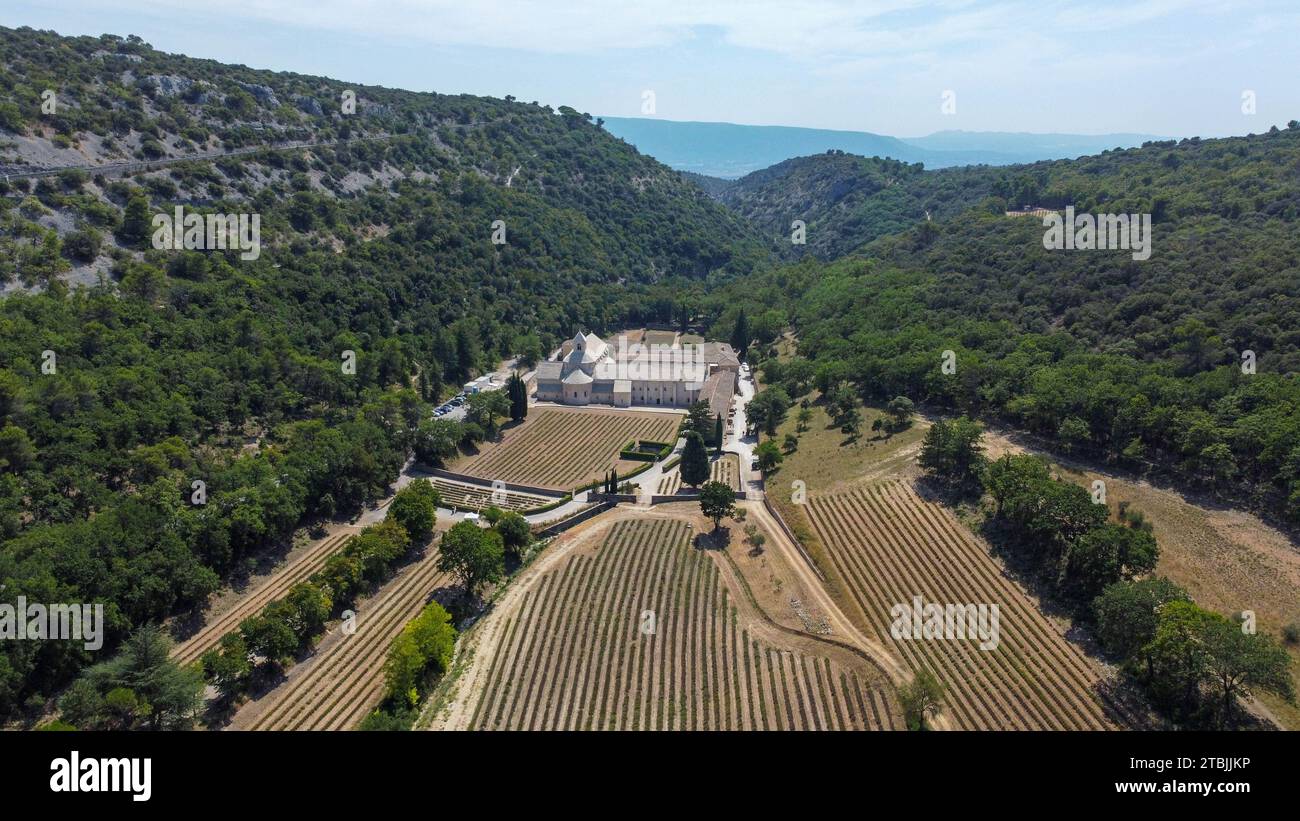 Cistercian Abbey of Senanque in Provence, a place of tranquility and ...