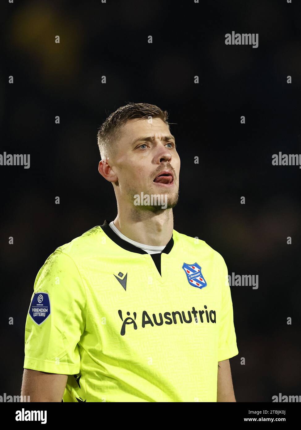 EINDHOVEN - SC Heerenveen goalkeeper Andries Noppert is disappointed ...