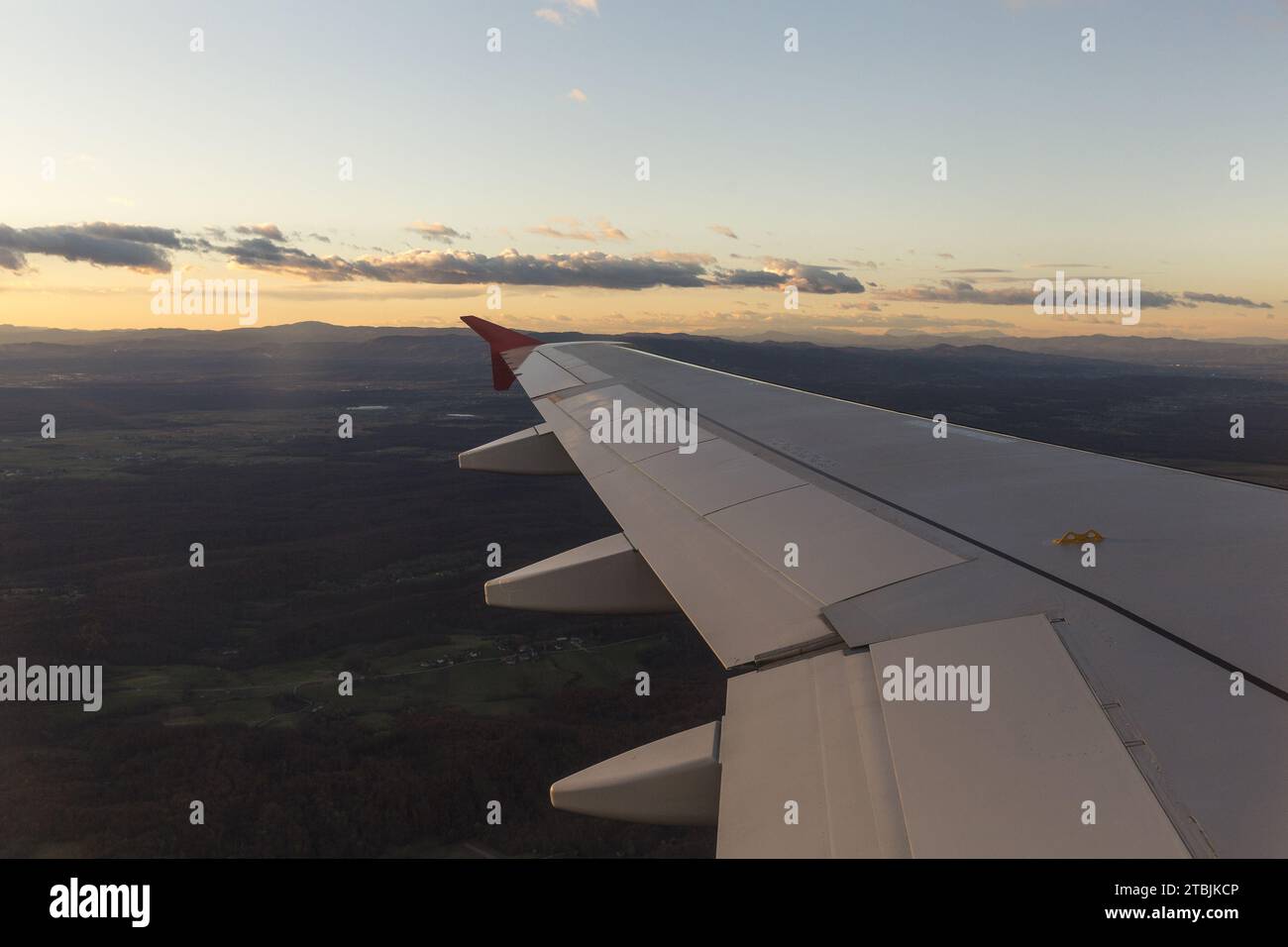 Cantilever wing hi-res stock photography and images - Alamy