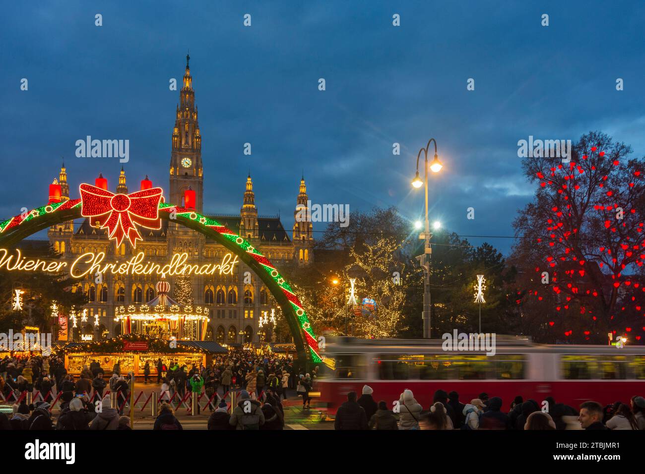 Vienna: Christmas market "Wiener Christkindlmarkt" , Christmas market ...