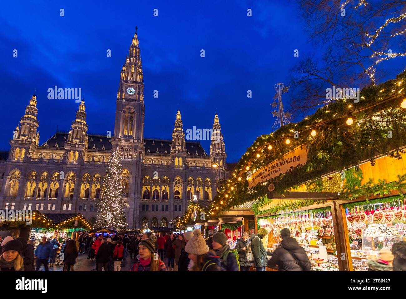 Vienna: Christmas market "Wiener Christkindlmarkt" , Christmas market ...