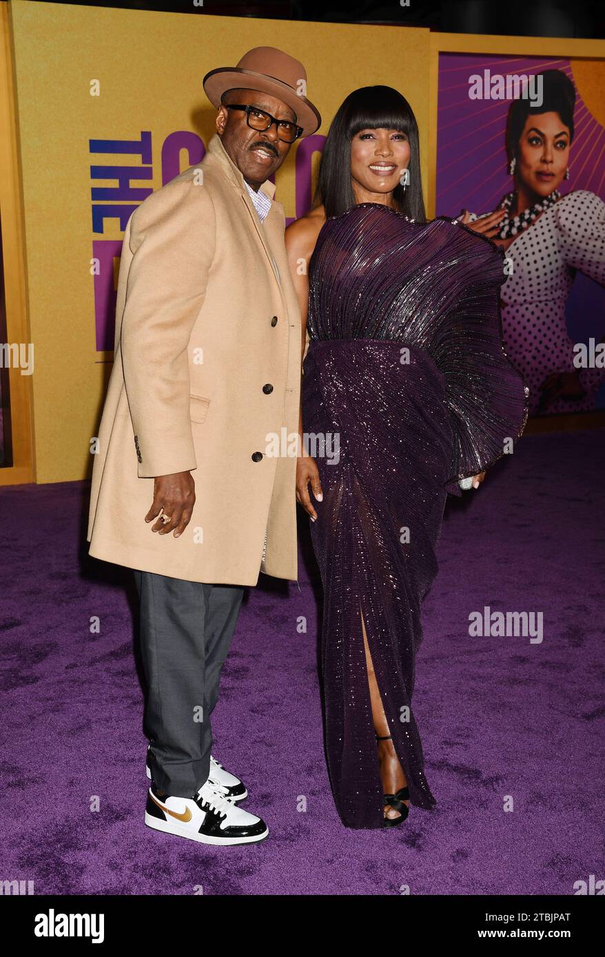 LOS ANGELES, CALIFORNIA - DECEMBER 06: (L-R) Courtney B. Vance and ...