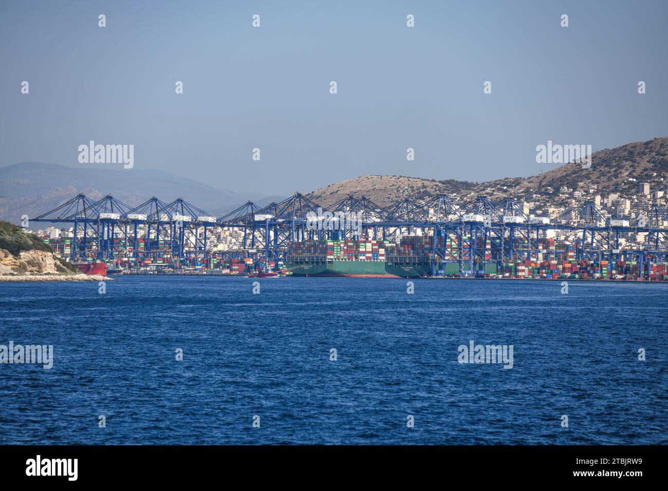 Downtown piraeus hi-res stock photography and images - Alamy
