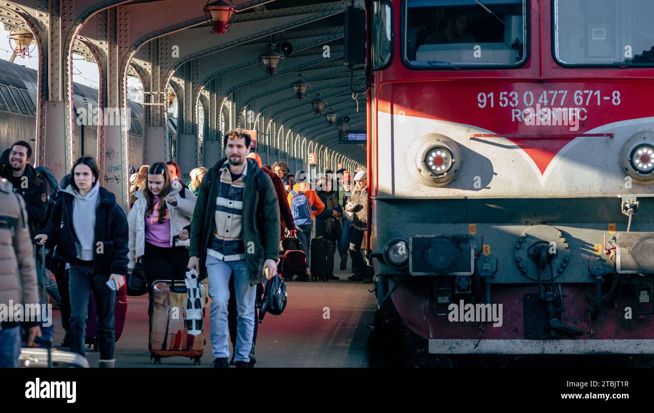 Train at Bucharest North Railway Station (Gara de Nord Bucuresti Stock ...