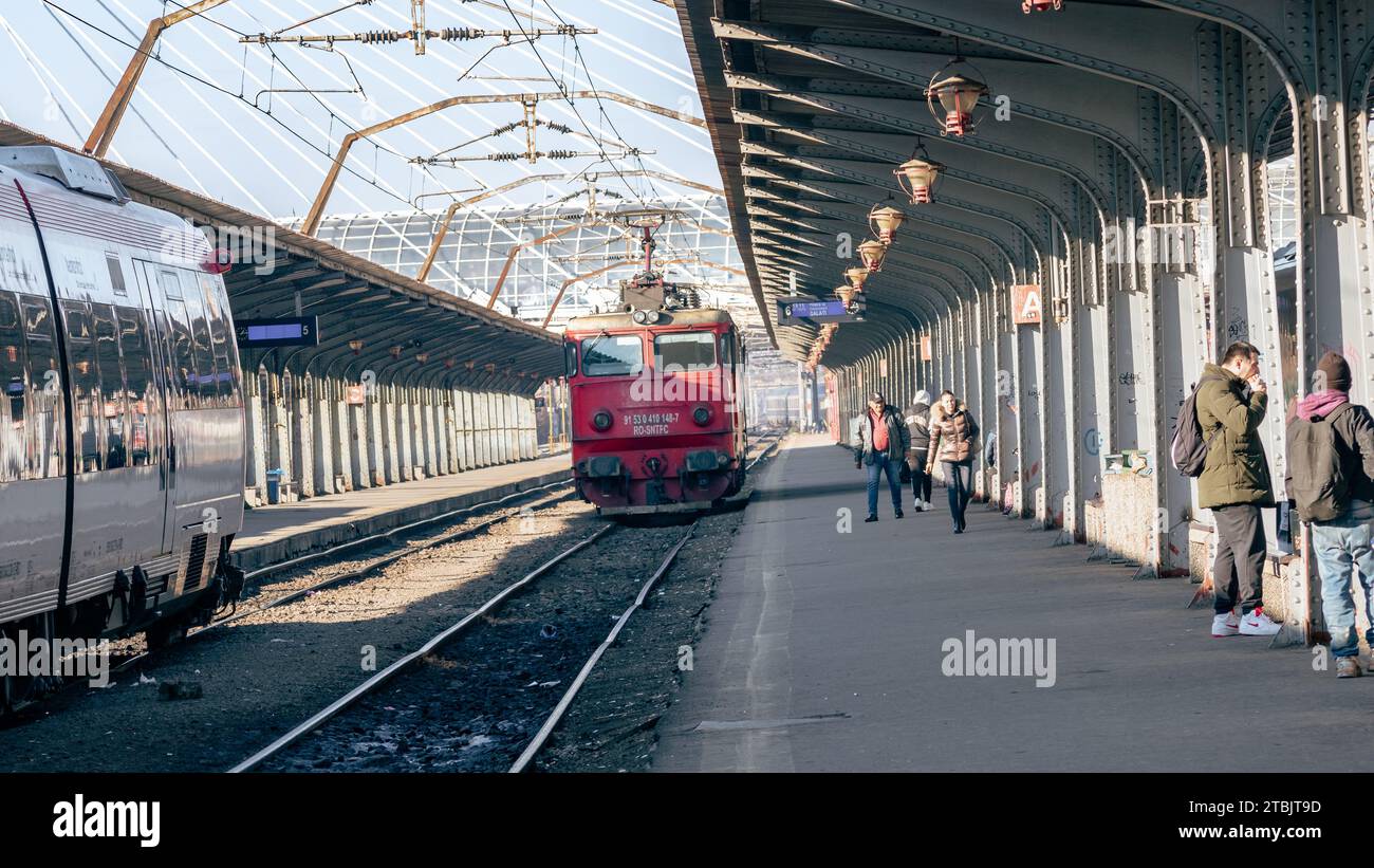 Train at Bucharest North Railway Station (Gara de Nord Bucuresti Stock ...
