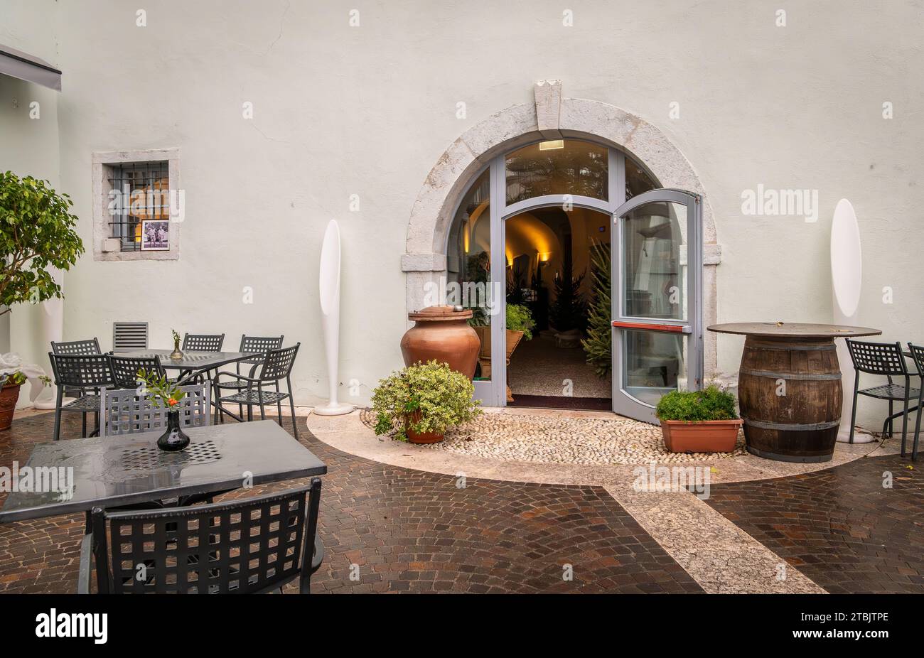 Restaurant isera hi-res stock photography and images - Alamy