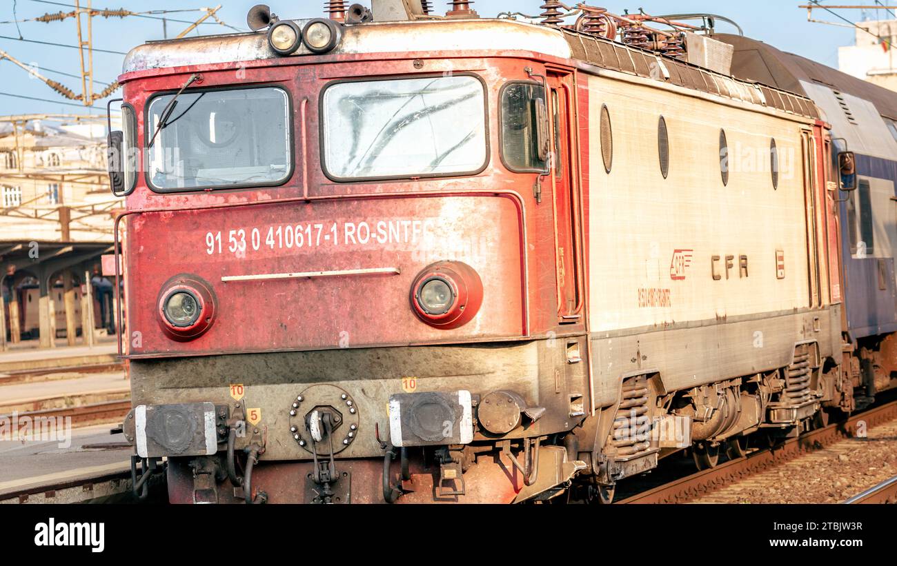 Train at Bucharest North Railway Station (Gara de Nord Bucuresti Stock ...