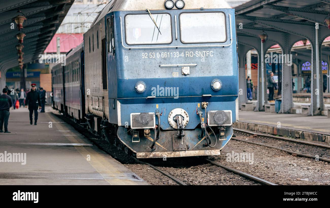 Train at Bucharest North Railway Station (Gara de Nord Bucuresti Stock ...