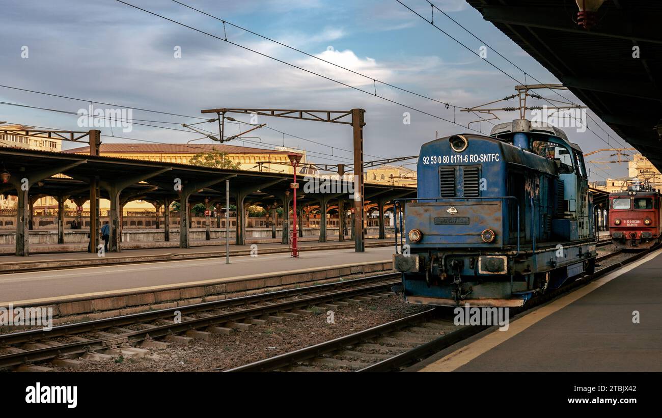 Train at Bucharest North Railway Station (Gara de Nord Bucuresti Stock ...