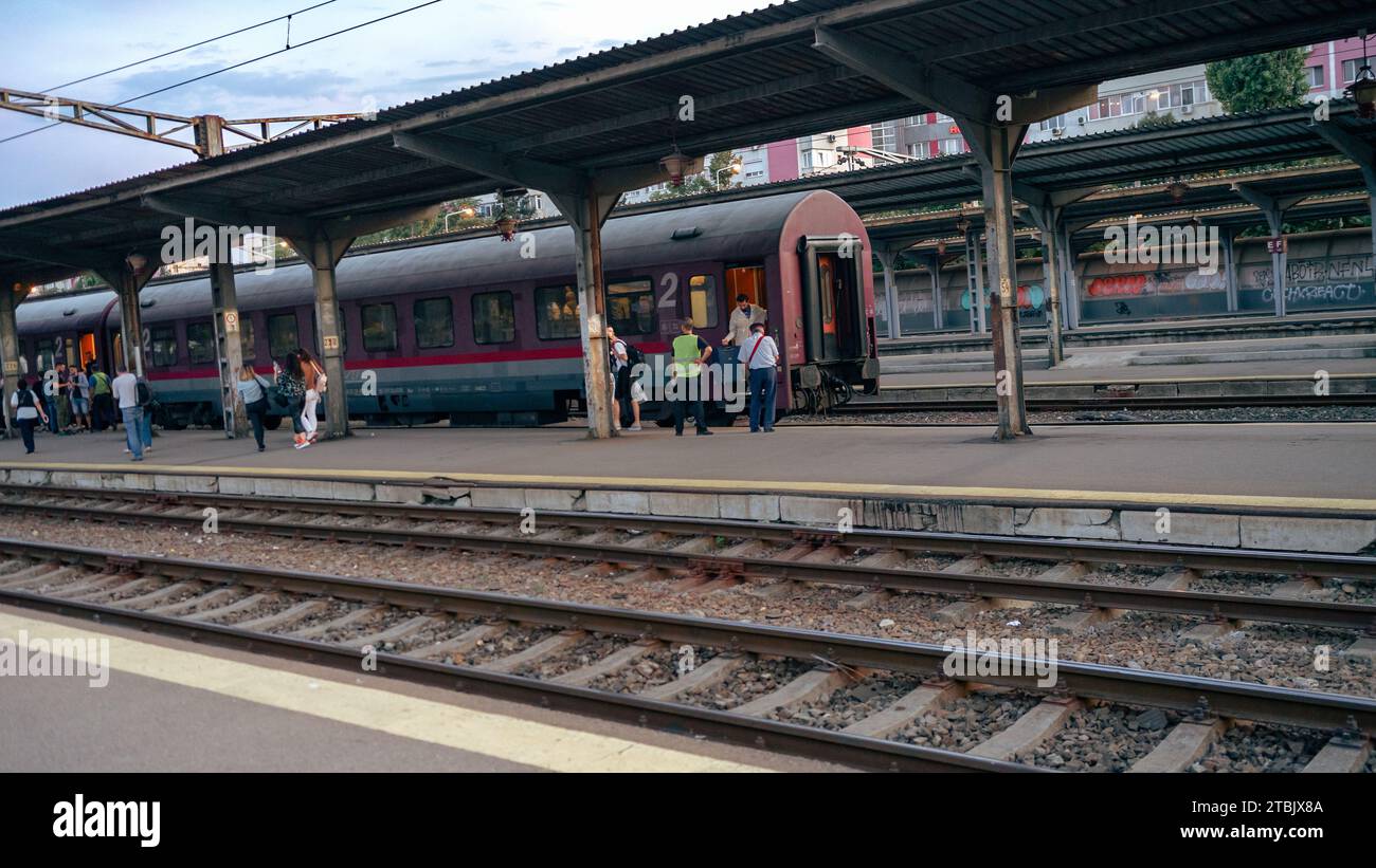 Train at Bucharest North Railway Station (Gara de Nord Bucuresti Stock ...