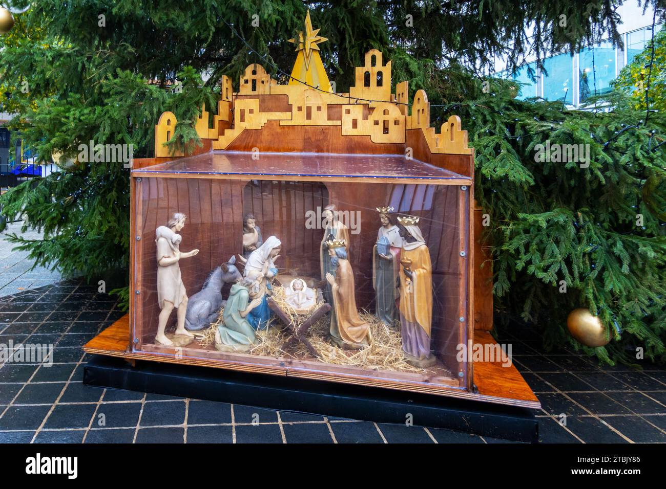 Baby jesus manger hi-res stock photography and images - Alamy