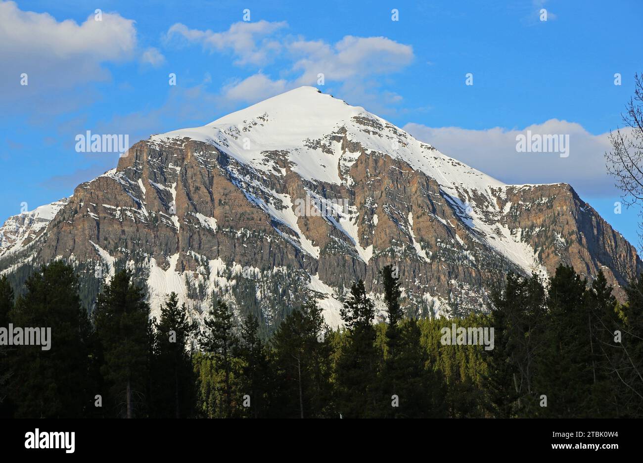 Mount temple hi-res stock photography and images - Alamy