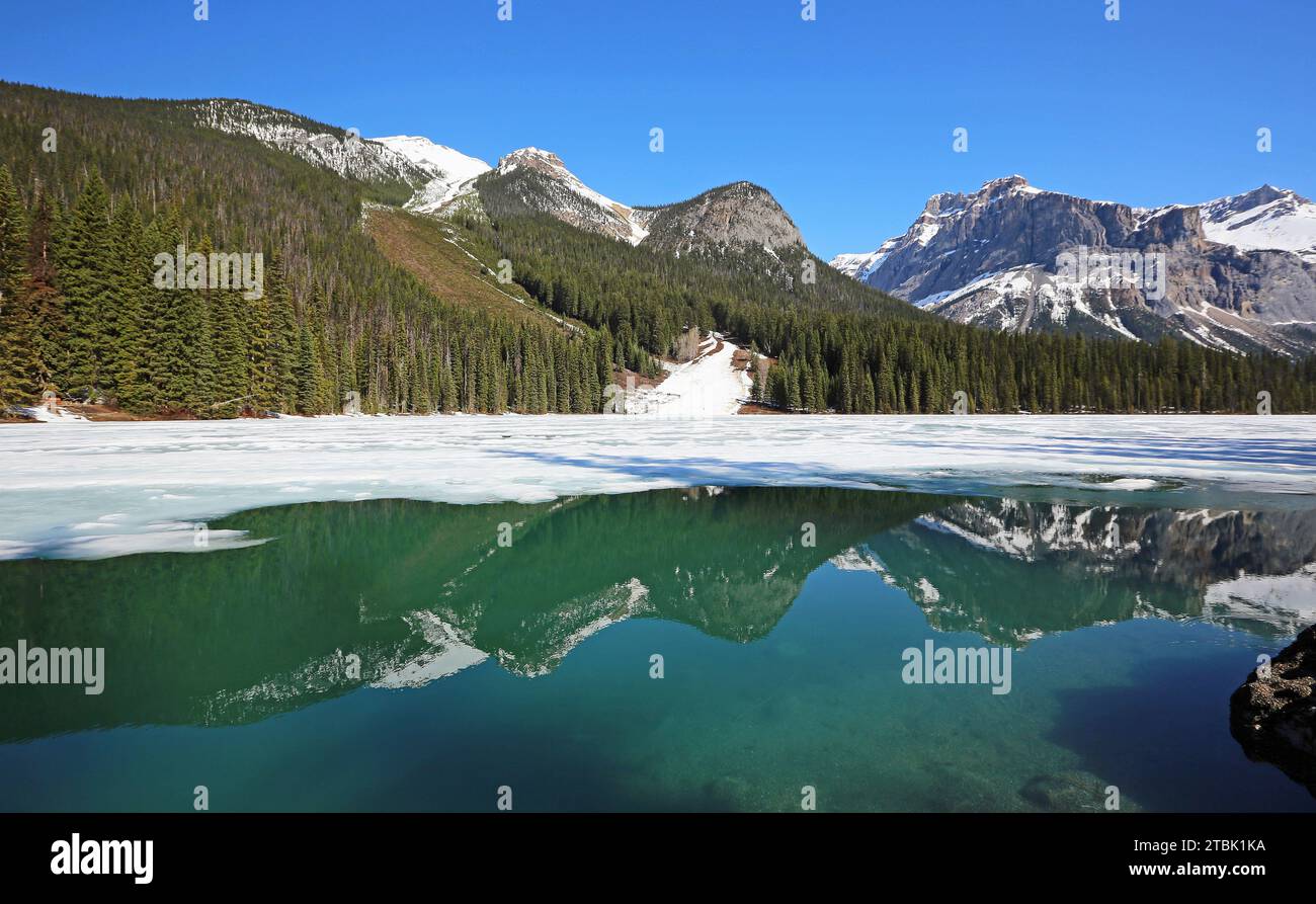 Symmetrical mountains hi-res stock photography and images - Alamy