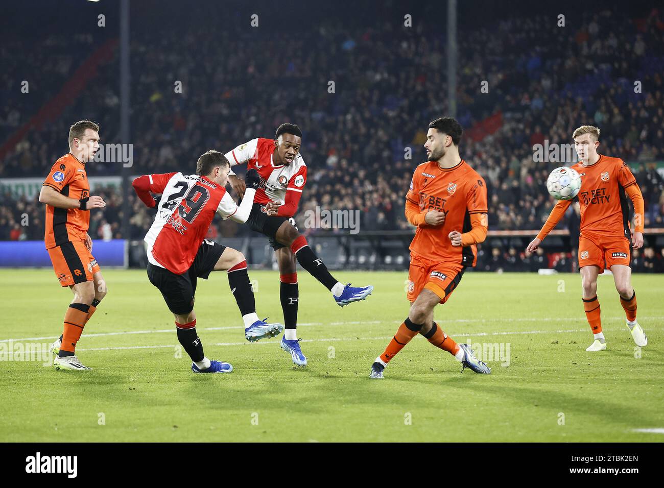ROTTERDAM - (l-r) Damon Mirani of FC Volendam, Santiago Gimenez of ...
