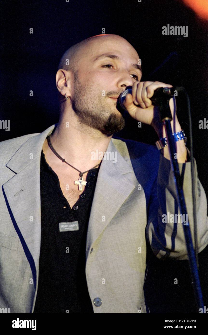 Alex baroni photographs 1999 hi-res stock photography and images - Alamy