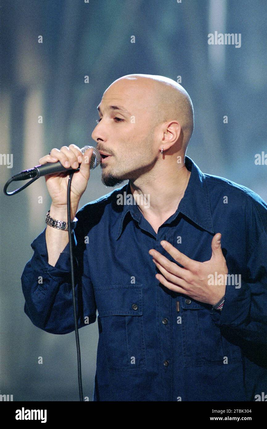 Alex baroni photographs 1997 hi-res stock photography and images - Alamy