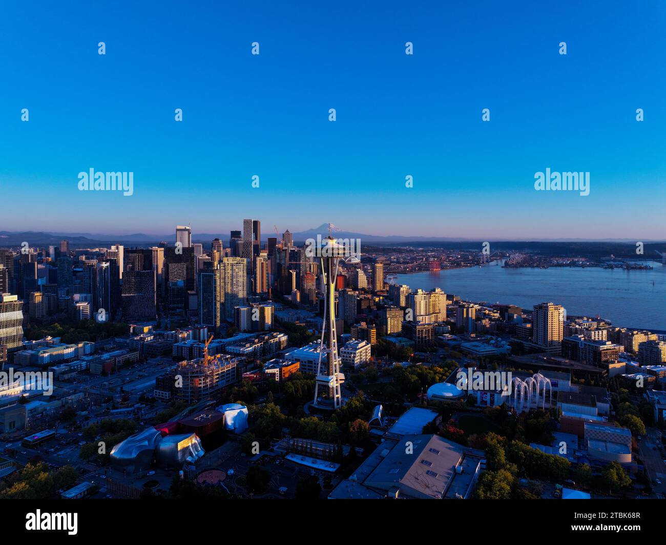 Beautiful Sunset over Seattle's Space Needle Stock Photo - Alamy
