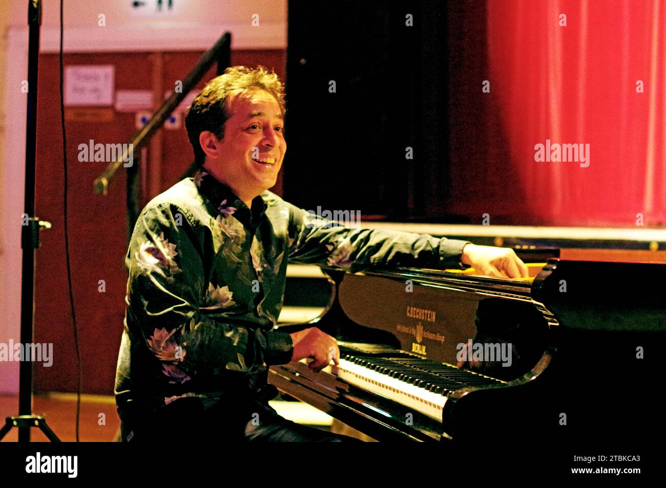 Garland tim hi-res stock photography and images - Alamy