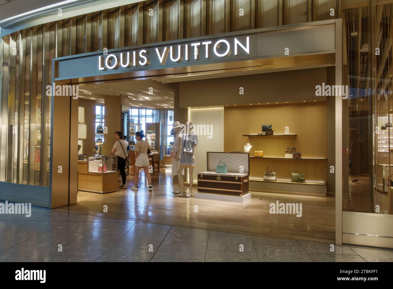 Is There A Louis Vuitton Outlet
