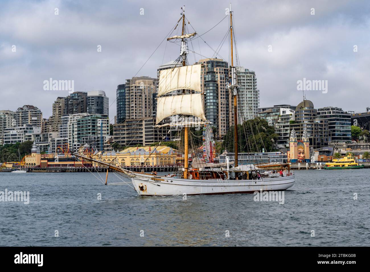 Tall ships under Sydney Harbor Bridge in Australia Stock Photo - Alamy