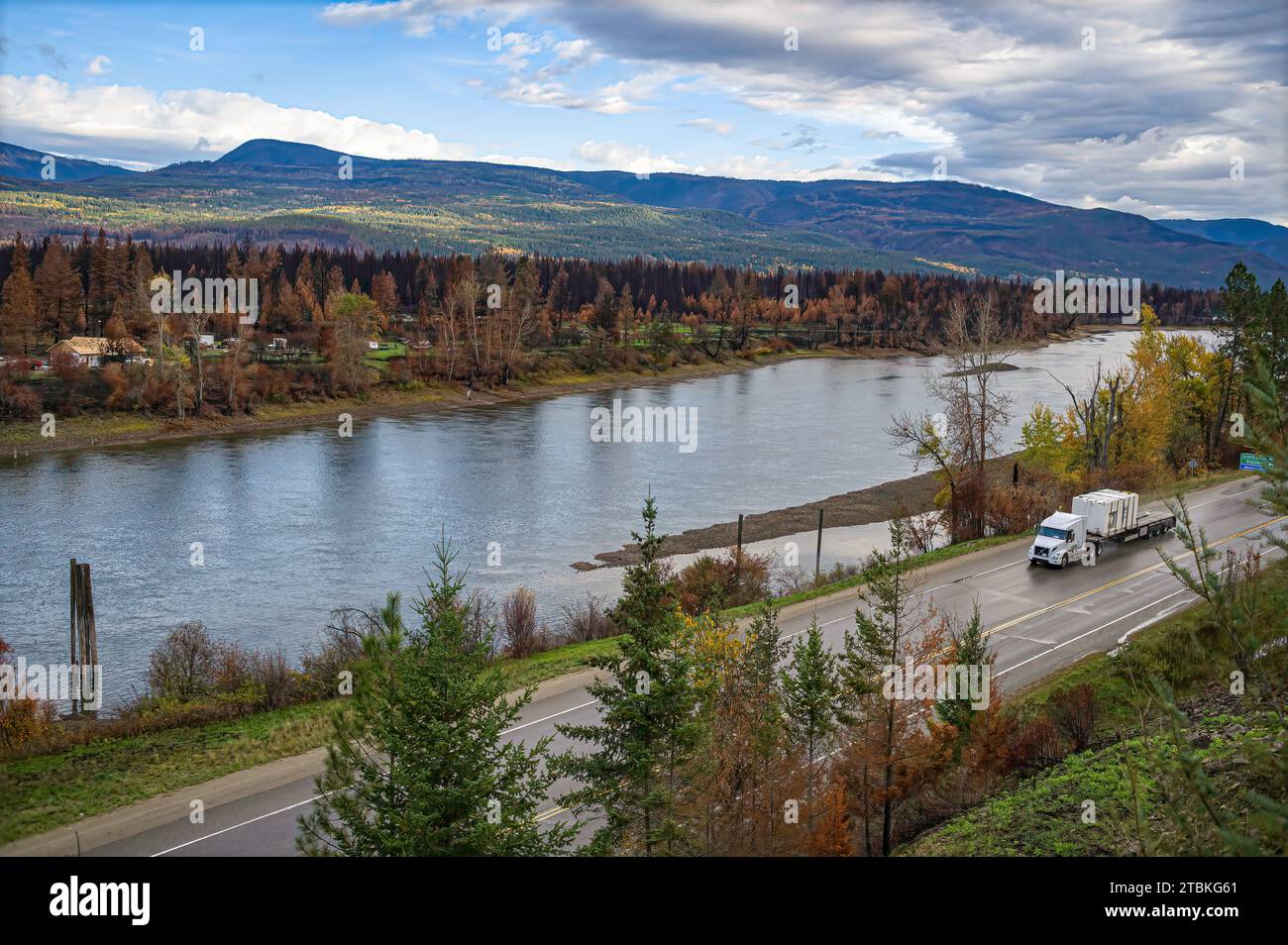 Shuswap lake hi-res stock photography and images - Alamy