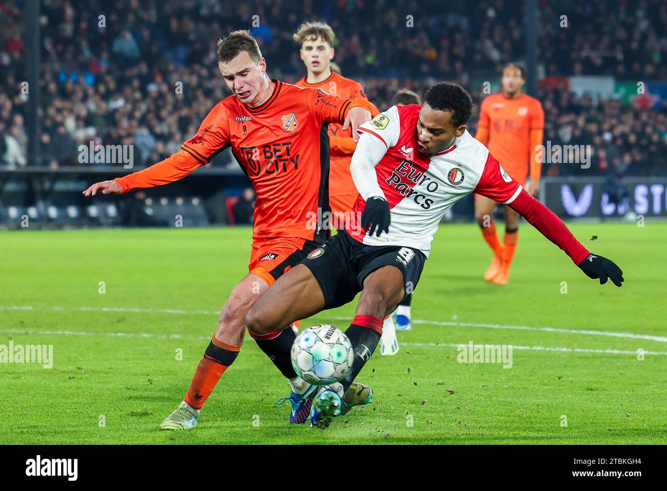 ROTTERDAM, NETHERLANDS - DECEMBER 7: Calvin Twight (FC Volendam) and ...