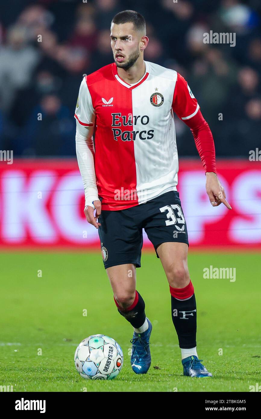 ROTTERDAM, NETHERLANDS - DECEMBER 7: Goalkeeper Timon Wellenreuther ...