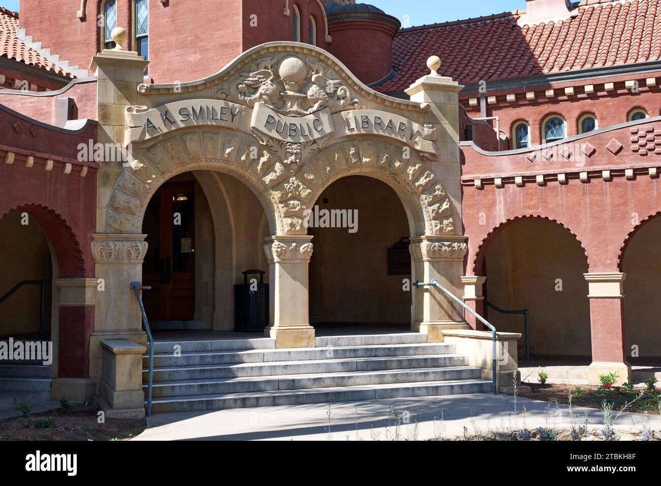 Revival styles hi-res stock photography and images - Alamy
