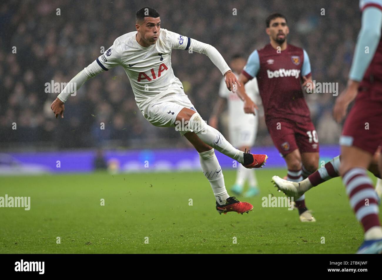 London, UK. 6th Dec, 2023. Pedro Porro of Tottenham Hotspur during the ...