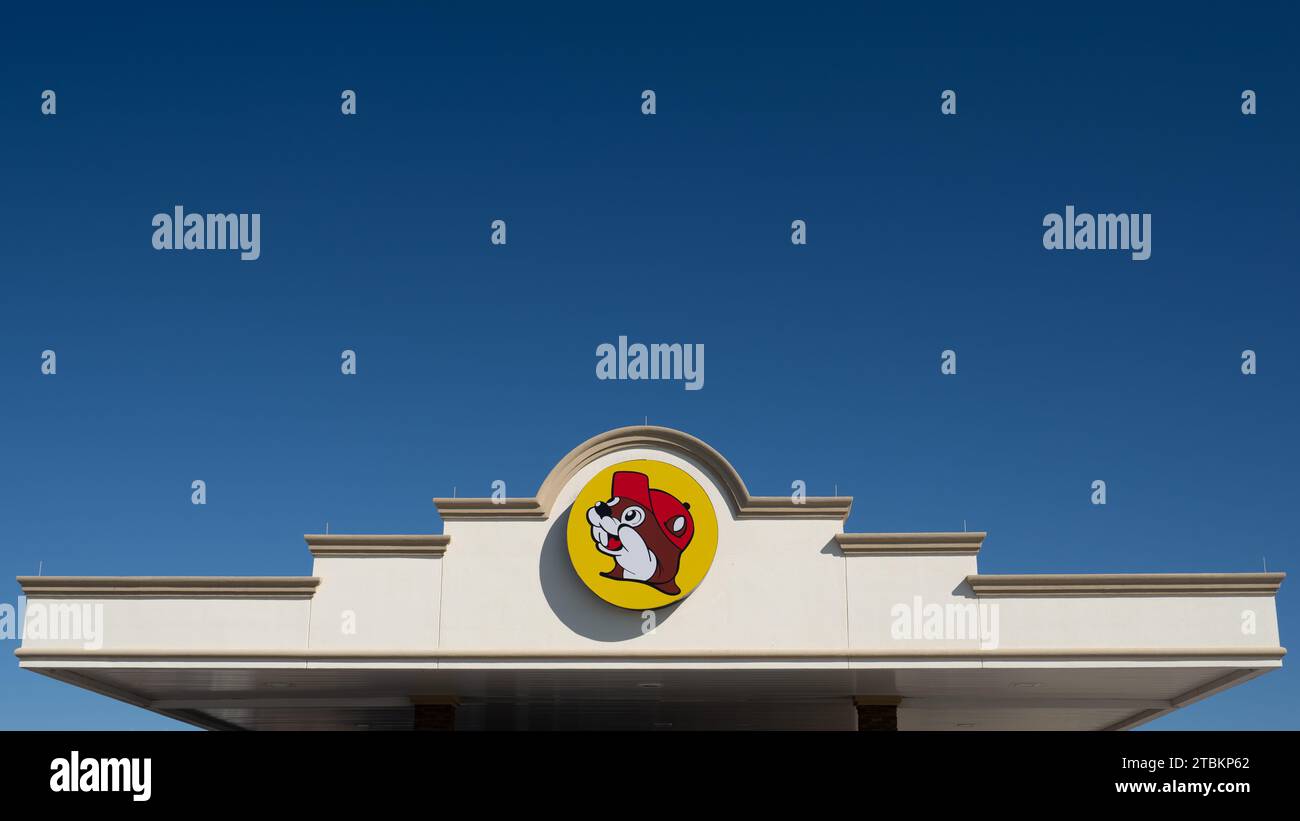 Terrell, TX - Oct. 16, 2023: The Buc-ee's logo is a beaver head in a ...