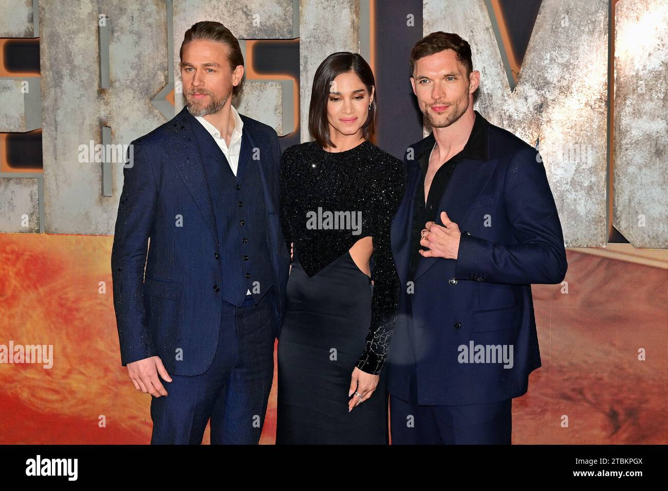 Charlie hunnam and sofia boutella hi-res stock photography and images ...