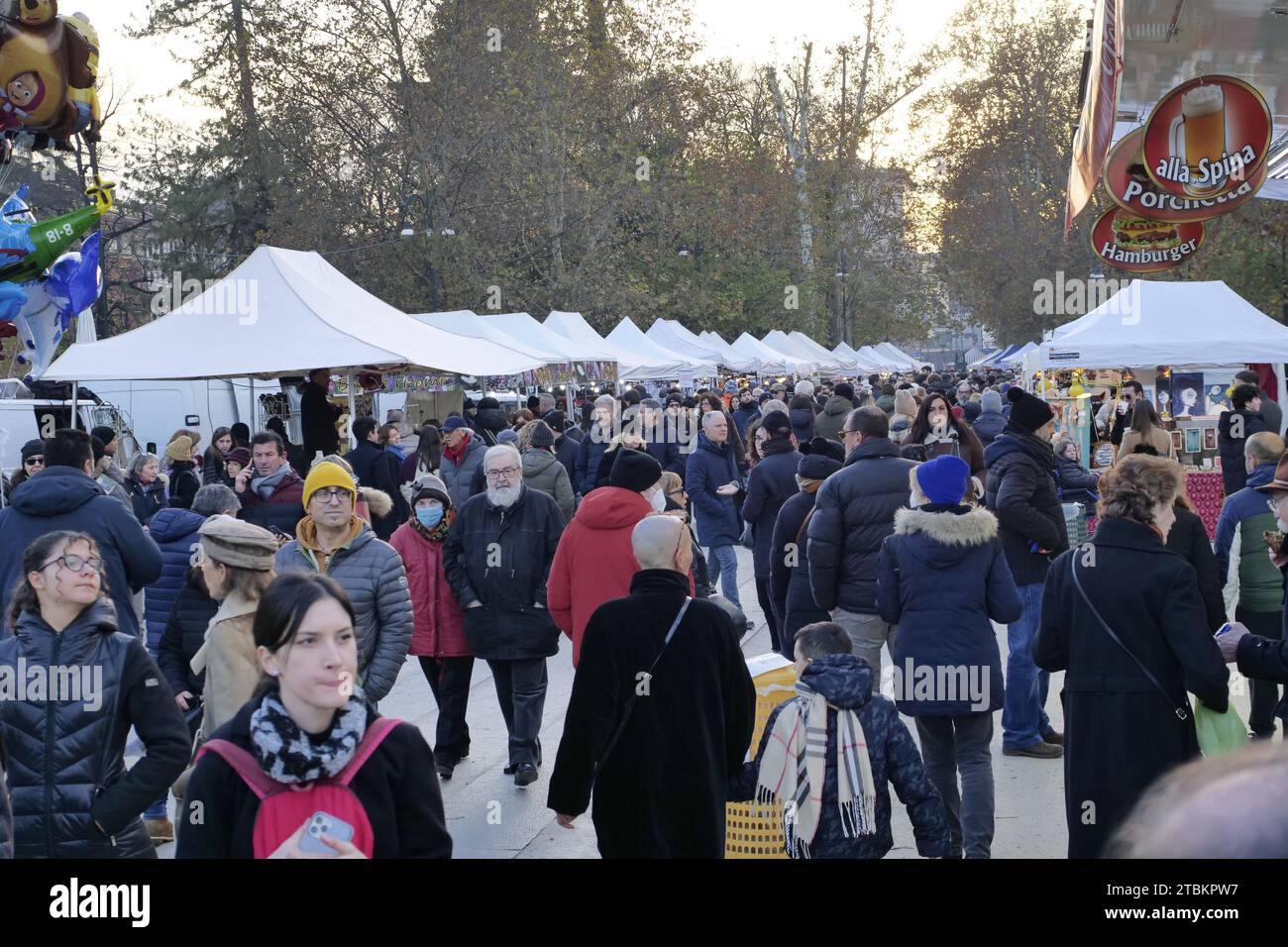 Milan, . 07th Dec, 2023. Great success with many people on the first ...