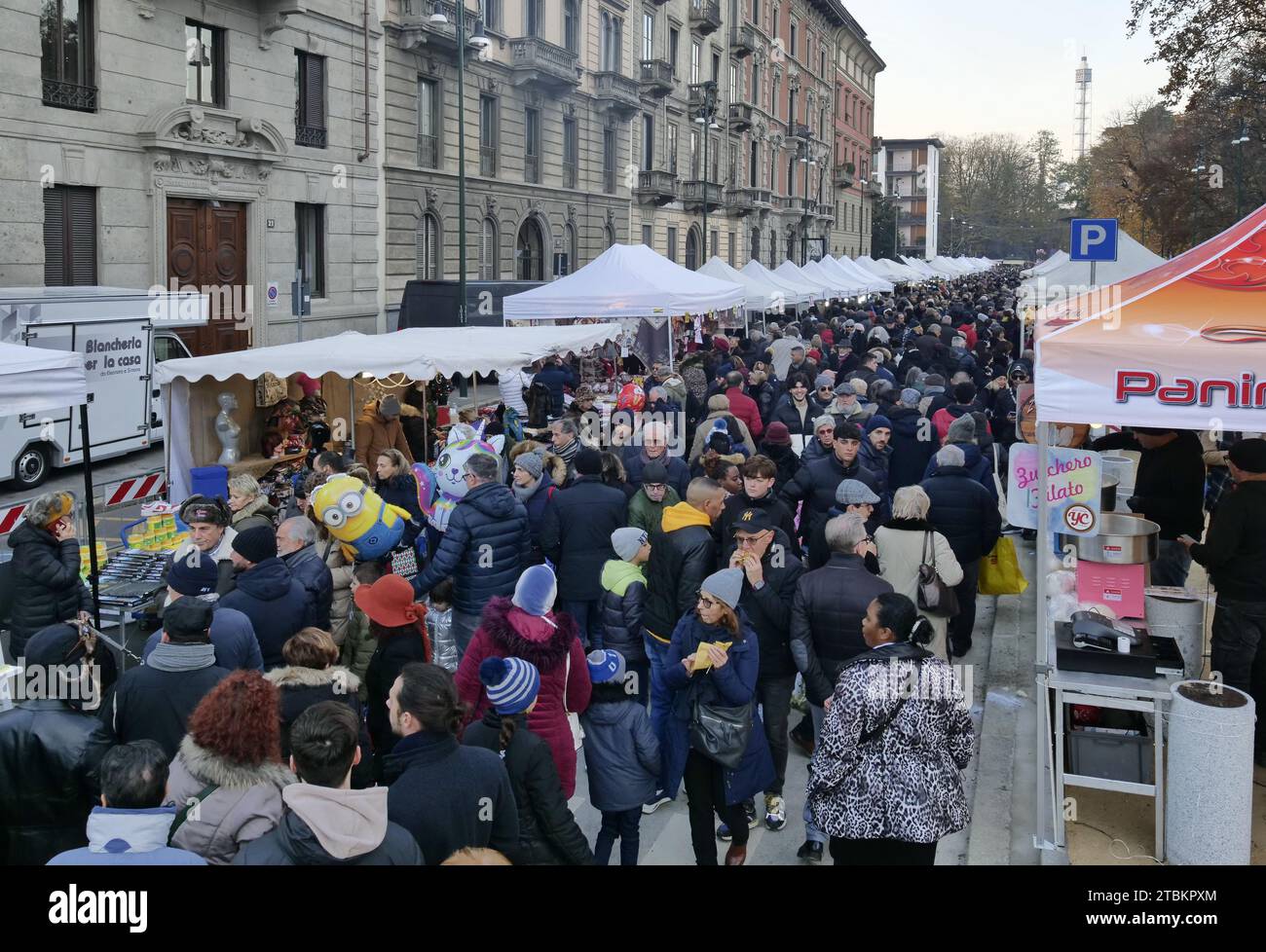 Milan, . 07th Dec, 2023. Great success with many people on the first ...