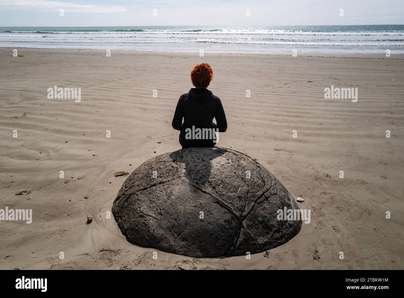 Road trip around the South Island of New Zealand. Moeraki Boulders ...