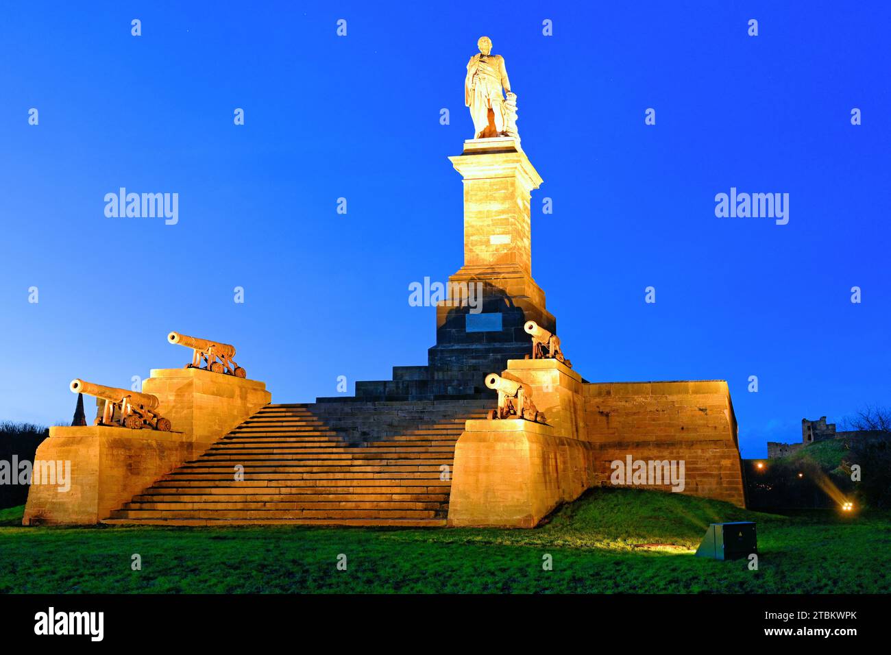 Floodlit Collingwoods monument hero of Trafalgar Tynemouth Stock Photo ...