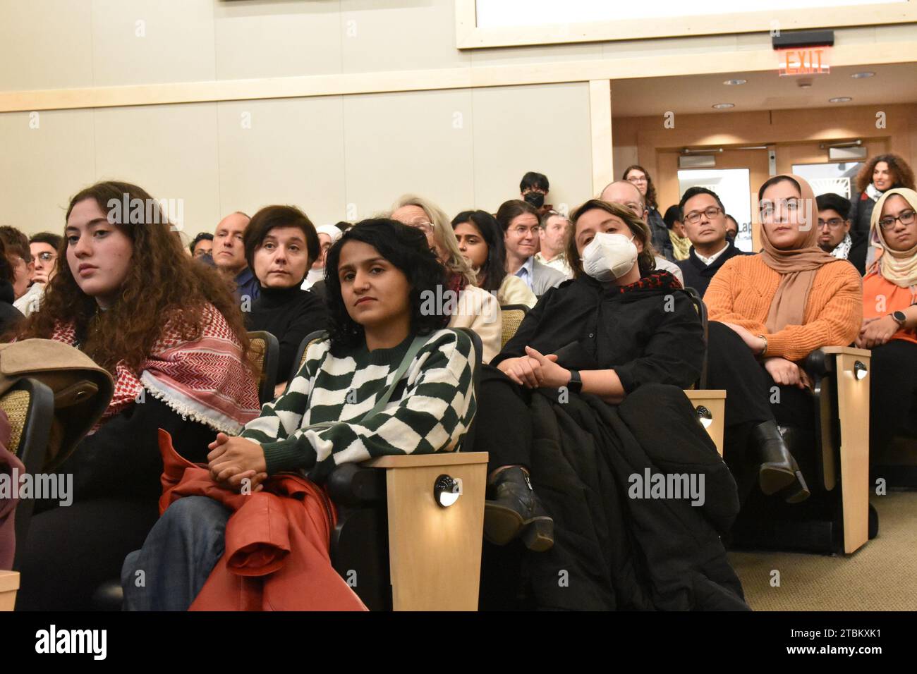 New Brunswick, New Jersey, USA. 7th Dec, 2023. Audiences watches the ...