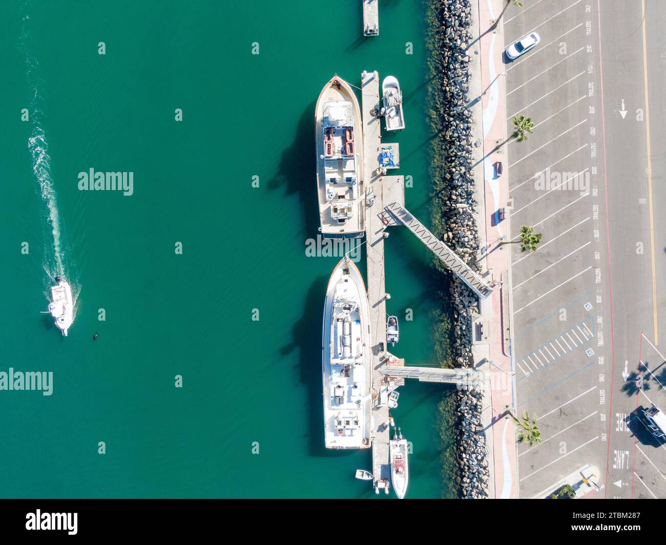 Oceanside condos hi-res stock photography and images - Alamy