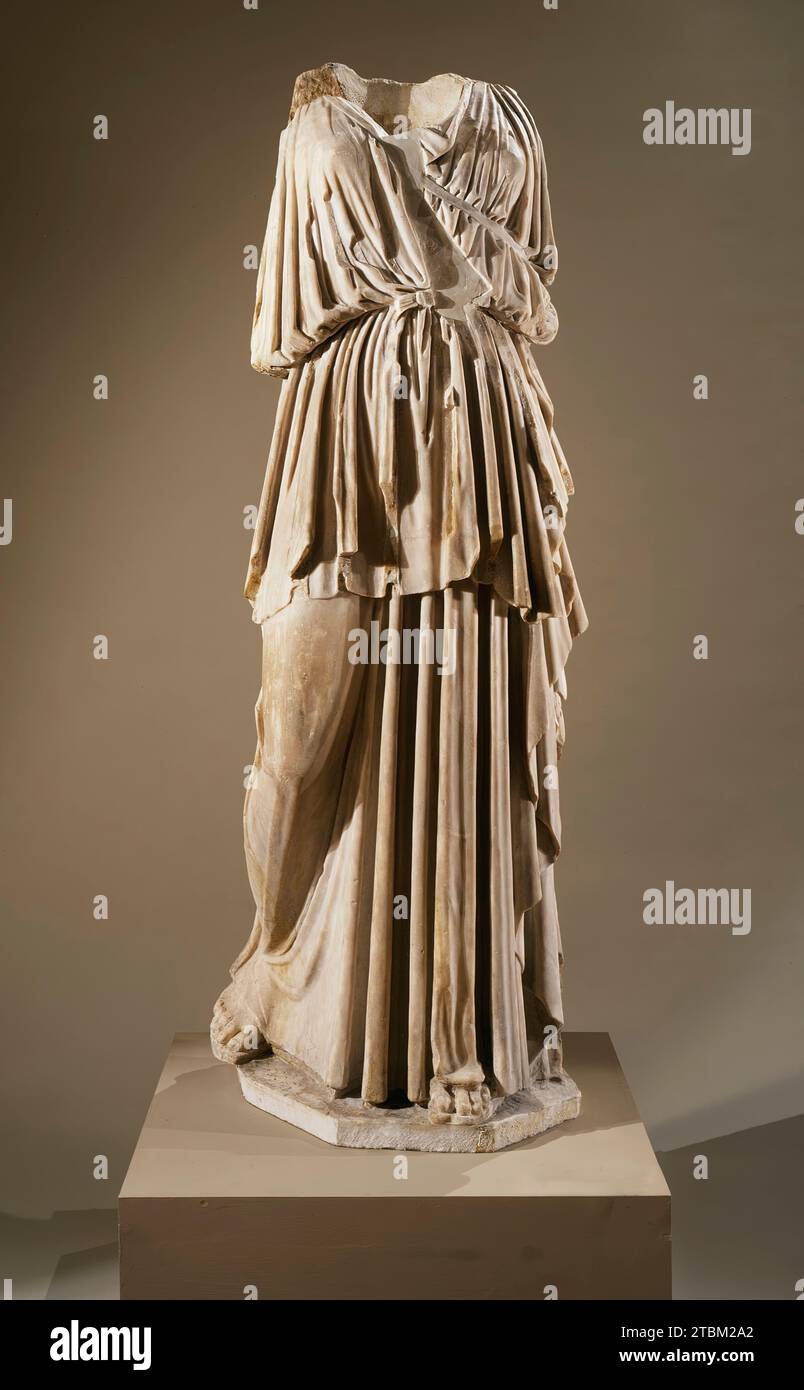 Artemis statue ancient rome hi-res stock photography and images - Alamy