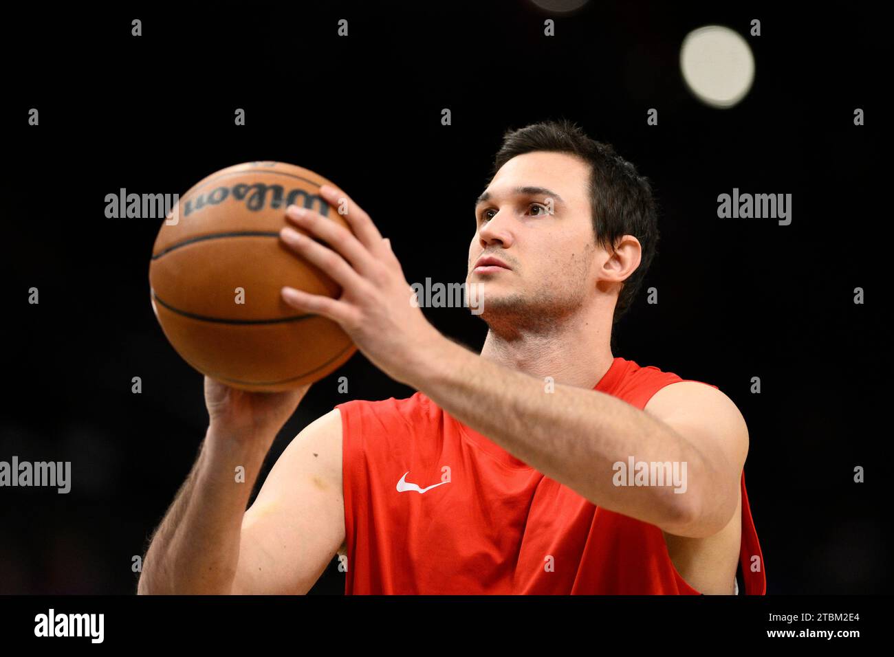 Washington Wizards forward Danilo Gallinari (88) warms up before an NBA ...