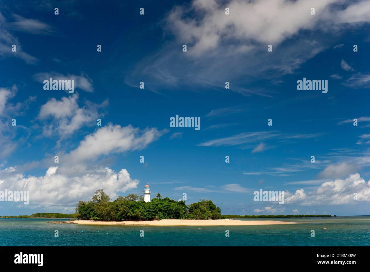 Uninhabited coral island Low Island near Port Douglas, Barrier reef ...