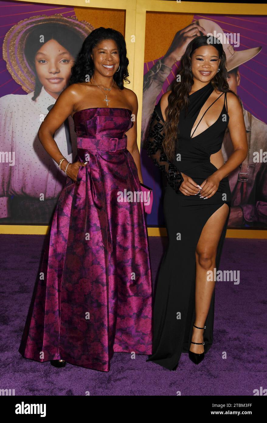 LOS ANGELES, CALIFORNIA - DECEMBER 06: (L-R) Robyn Simpson Reid and ...