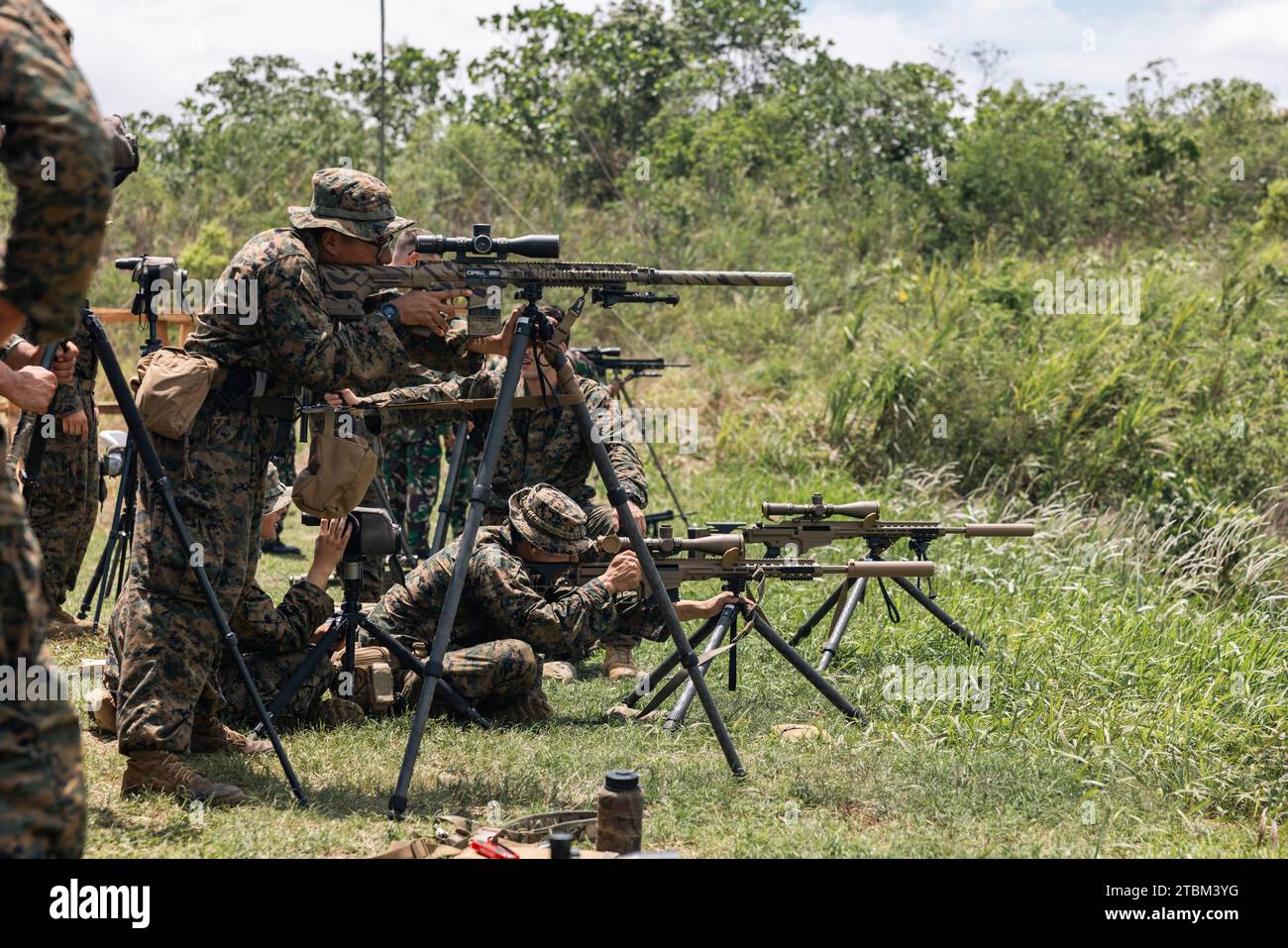 U.S. Marines with 1st Battalion, 7th Marine Regiment, attached to ...